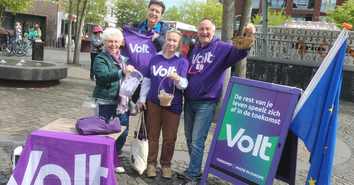Best: Info-stand bij Bruisend Best – Volt Nederland