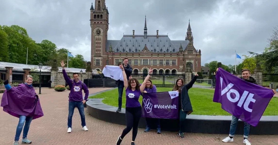 Volt in de krant: Ambities voor de gemeenteraadsverkiezingen in 2026 – Volt Nederland